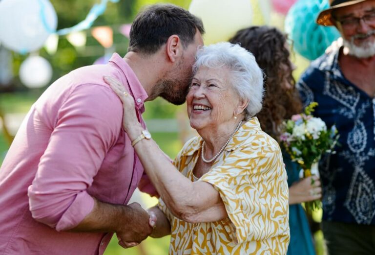 Unlock Mom's Retirement Bliss: Essential Tips & FAQs